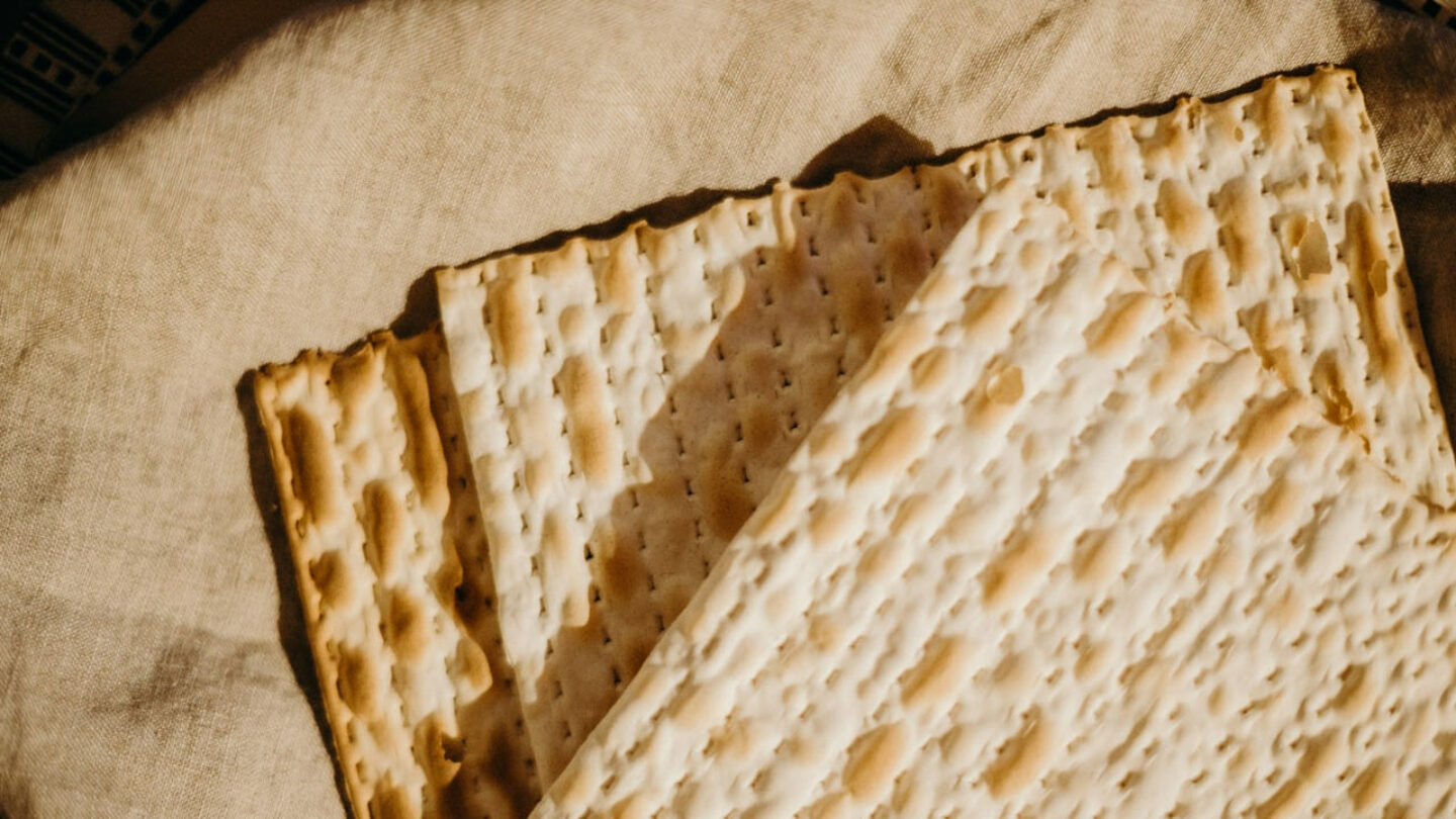 Matzah And Messiah: Five Ways Matzah Points To Jesus - Chosen People ...
